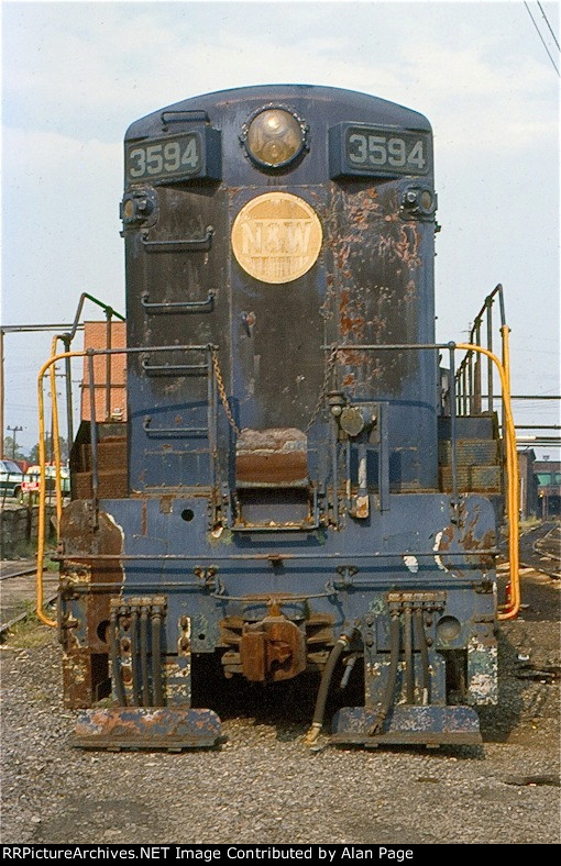 Rest In Peace Fairbanks Morse H-24-66 Trainmasters, I'm pretty sure 3594 is scrapped or is ...